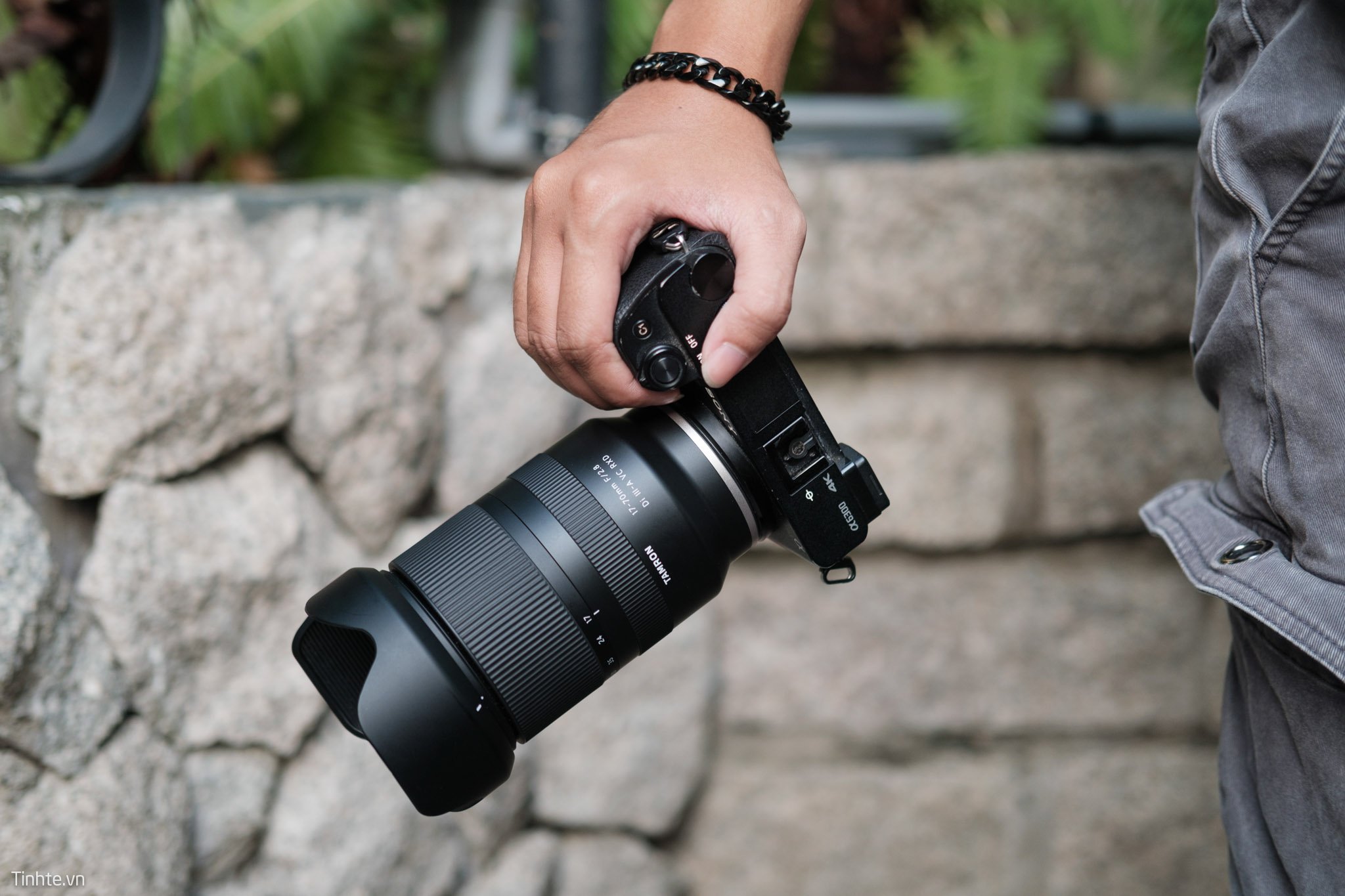 Đánh giá Tamron 17-70mm F/2.8 Di III-A VC RXD cho ngàm Sony E: linh hoạt và ổn định