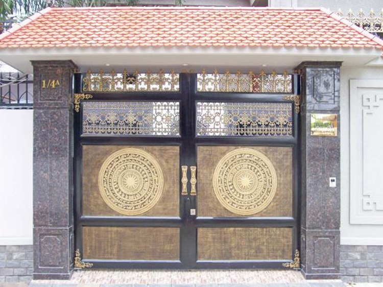 Beautiful Iron Gates - Compilation of the Most Stunning Iron Gate Designs