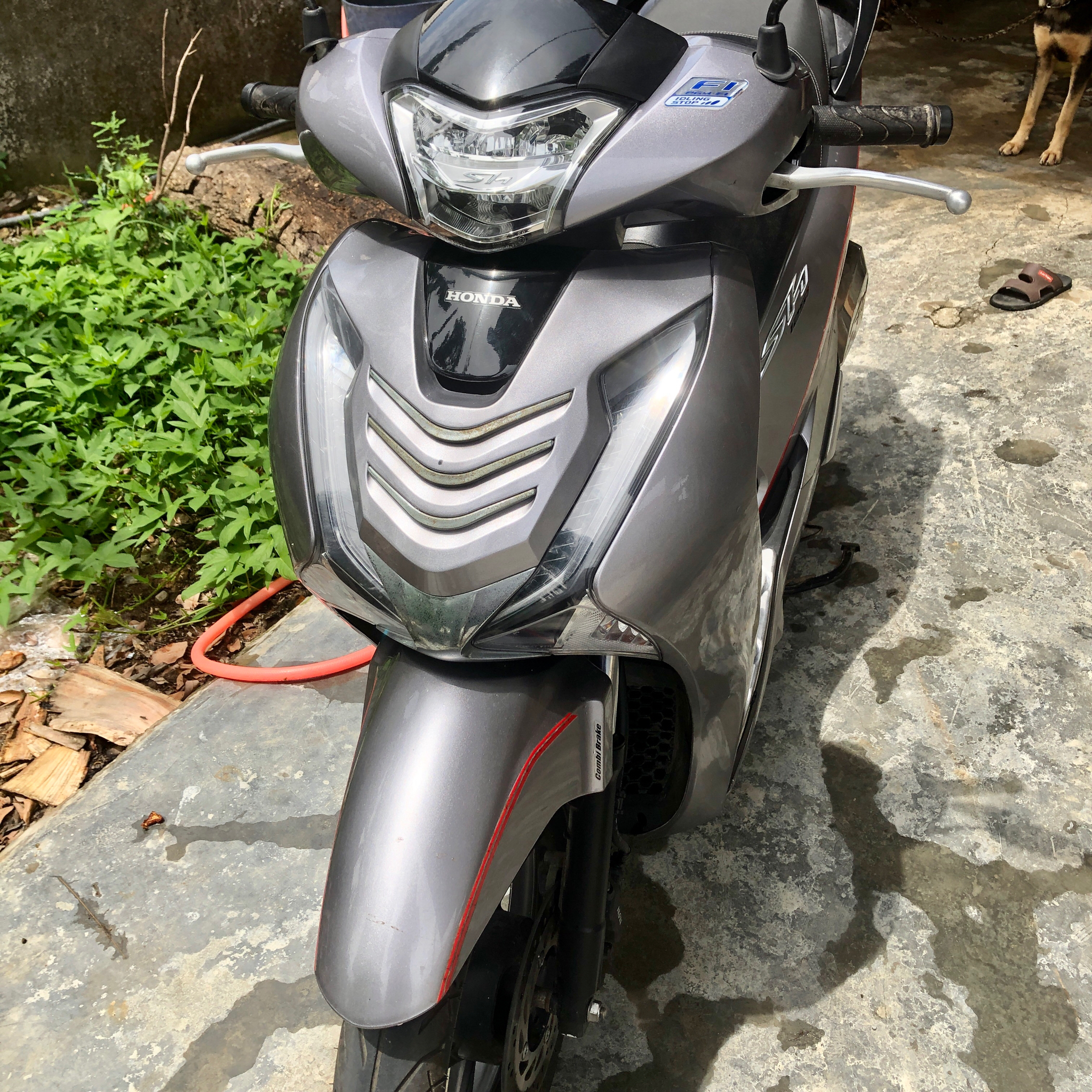 Xem xét về Honda SH 125i CBS phiên bản 2017 - trải nghiệm lái mượt mà ...
