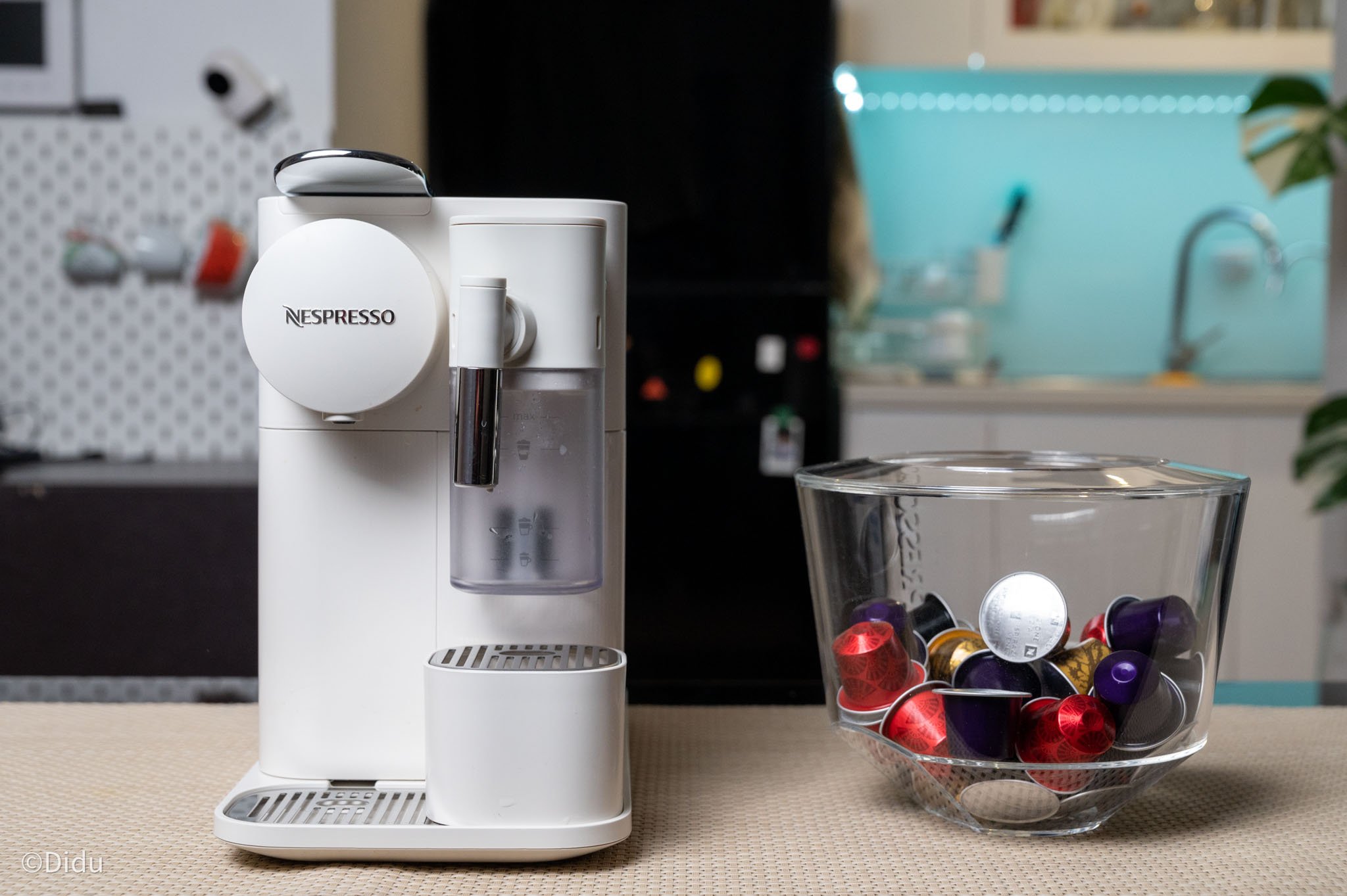 Đánh giá Nespresso Lattissima One: Máy pha cà phê tự động, 5 loại thức uống