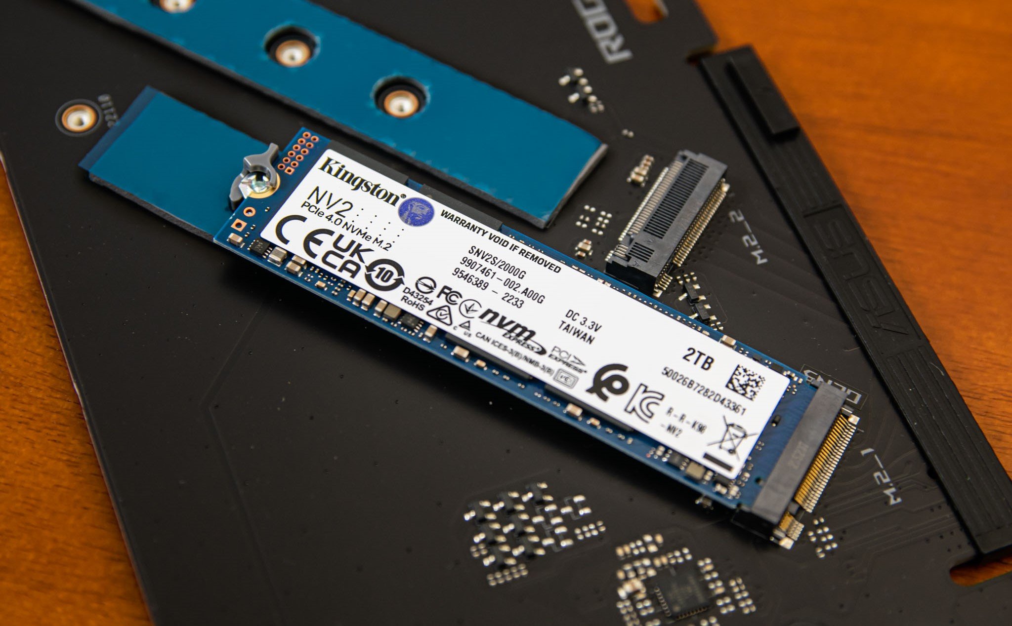Trải nghiệm Kingston NV2 - 2 TB PCIe 4.0 NVMe M.2 SSD