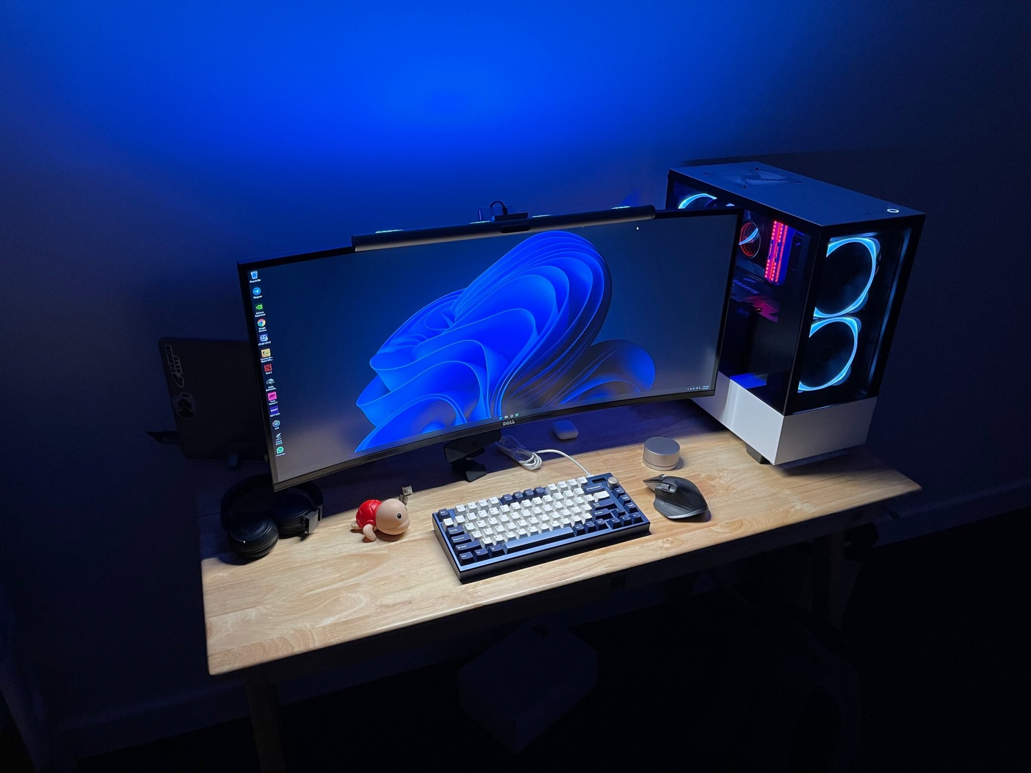 #NhìnLạiChuyếnDuLịchCủaTôi: Những Gadget Tuyệt Vời Mua Trong Năm 2021 | Tác giả: Daniel Phùng