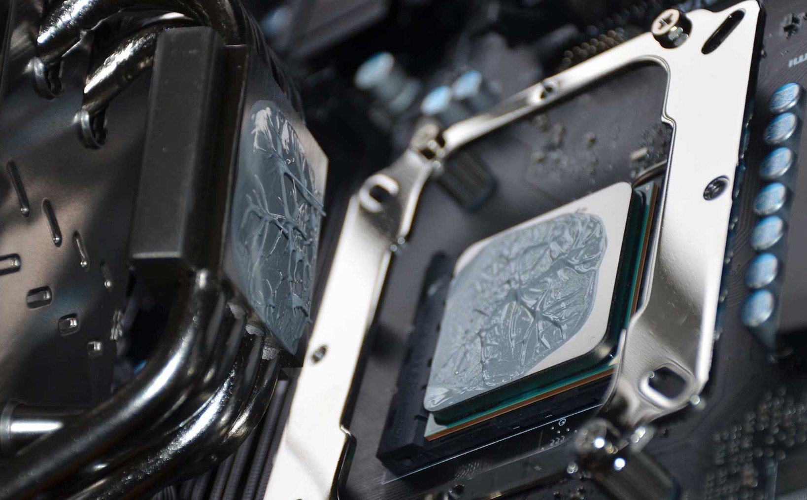 Liquid Metal vs Thermal Paste: Lựa chọn nào cho CPU, GPU?