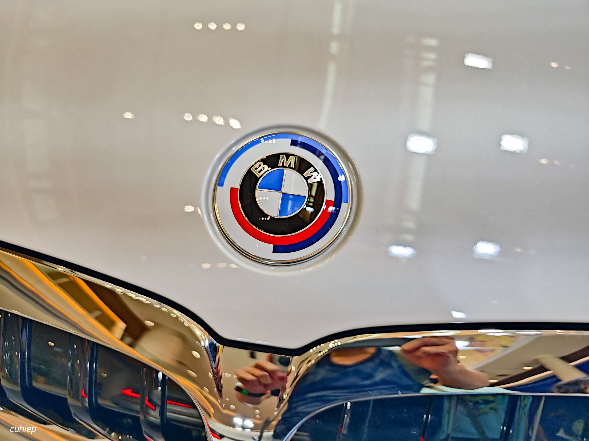 Logo Motorsport trên BMW 530e M Sport và 330e M Sport