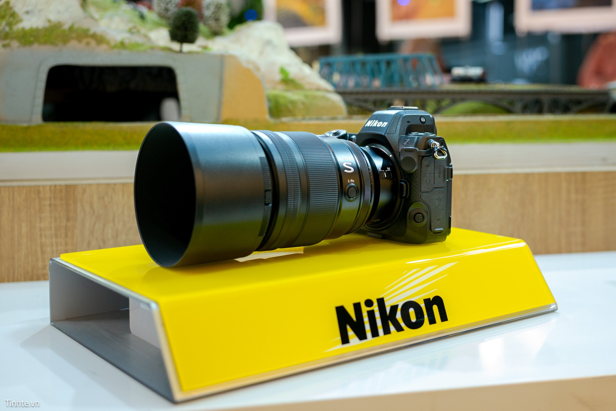 Nikon introduces the incredible Nikkor Z 135mm f/1.8 S Plena in Vietnam ...