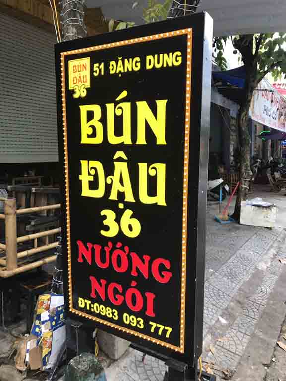 The Most Stunning Designs of Standing Signboards