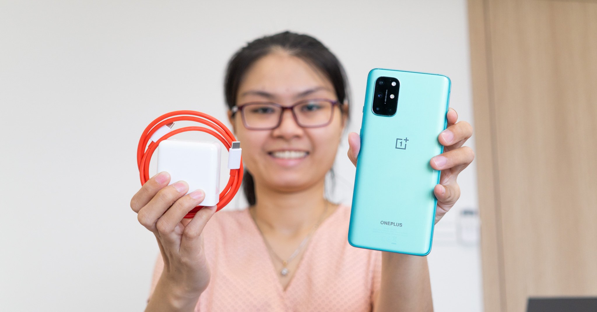 Khám phá nguồn sức mạnh từ cục sạc siêu tốc 65W trên OnePlus 8T: Bí mật ...