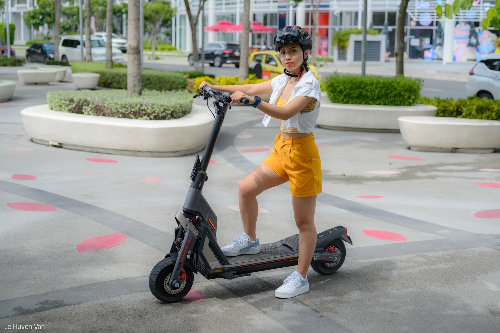 Đánh Giá Scooter Điện Segway Ninebot GT2: Vận Tốc Lên Đến 70km/h, Pin ...
