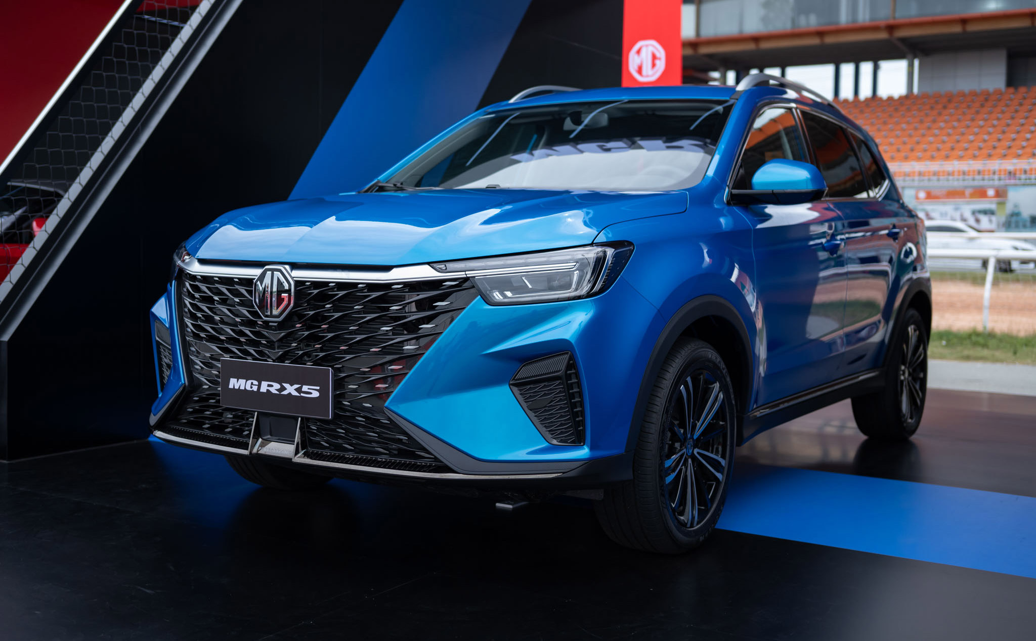 Đánh giá chi tiết MG RX 5: Vẻ ngoại hình lôi cuốn, khoang ngồi rộng lớn, giá chỉ từ 739 triệu Đồng
