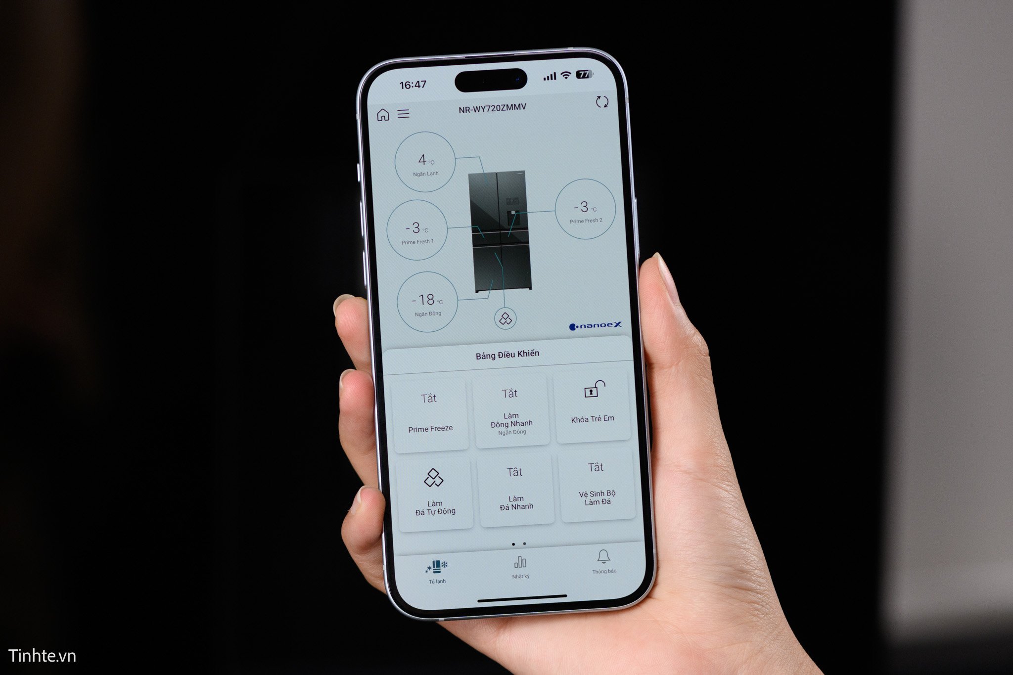 Trên bàn làm việc với tủ lạnh Panasonic Prime+ Edition 2023