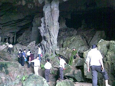 Explore the Enigmatic Dak Tuar Stone Cave - A Fascinating Destination ...