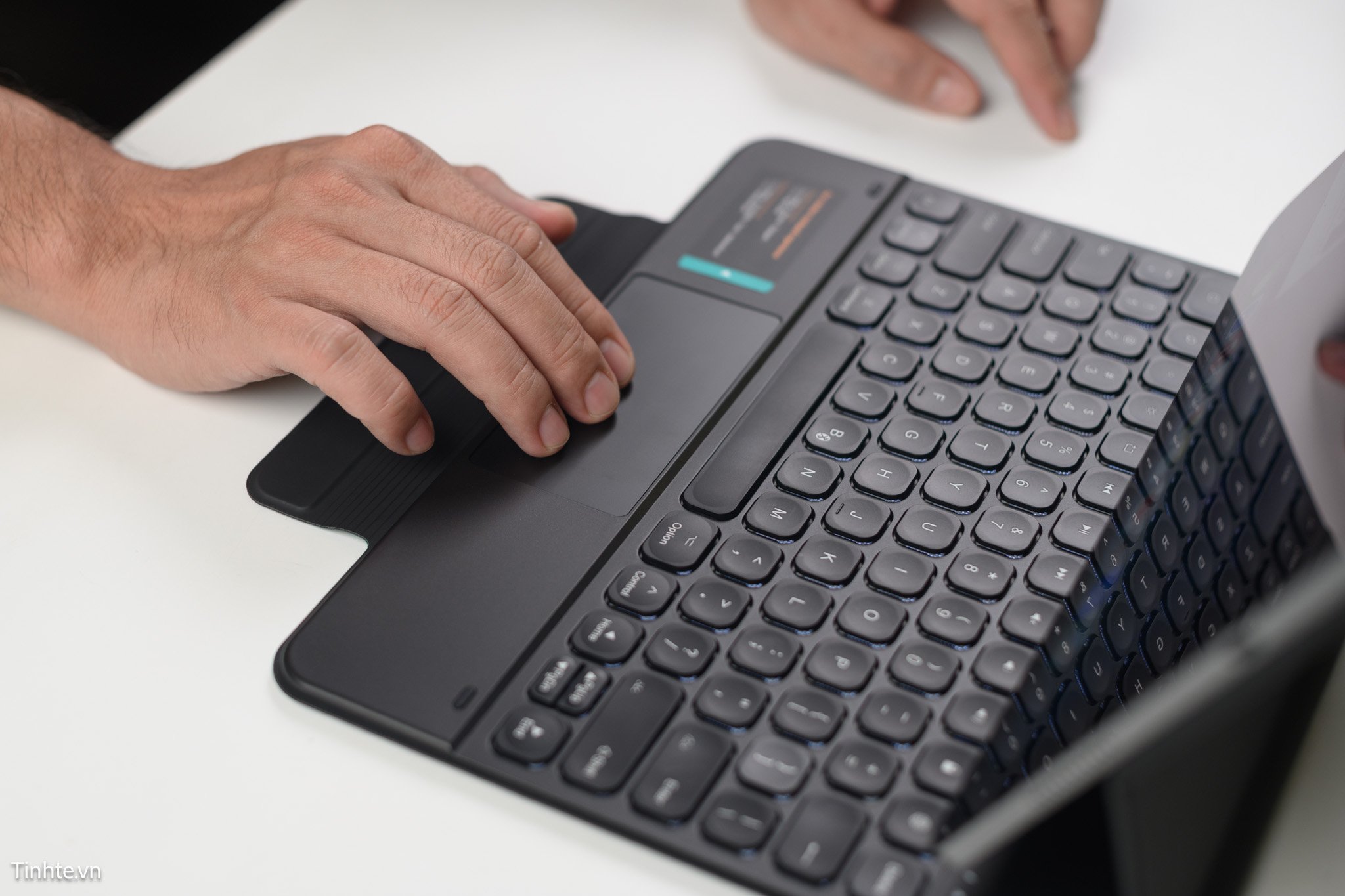 Bàn phím ESR Rebound cho iPad Pro 12.9: Ngang ngửa với Apple Magic ...
