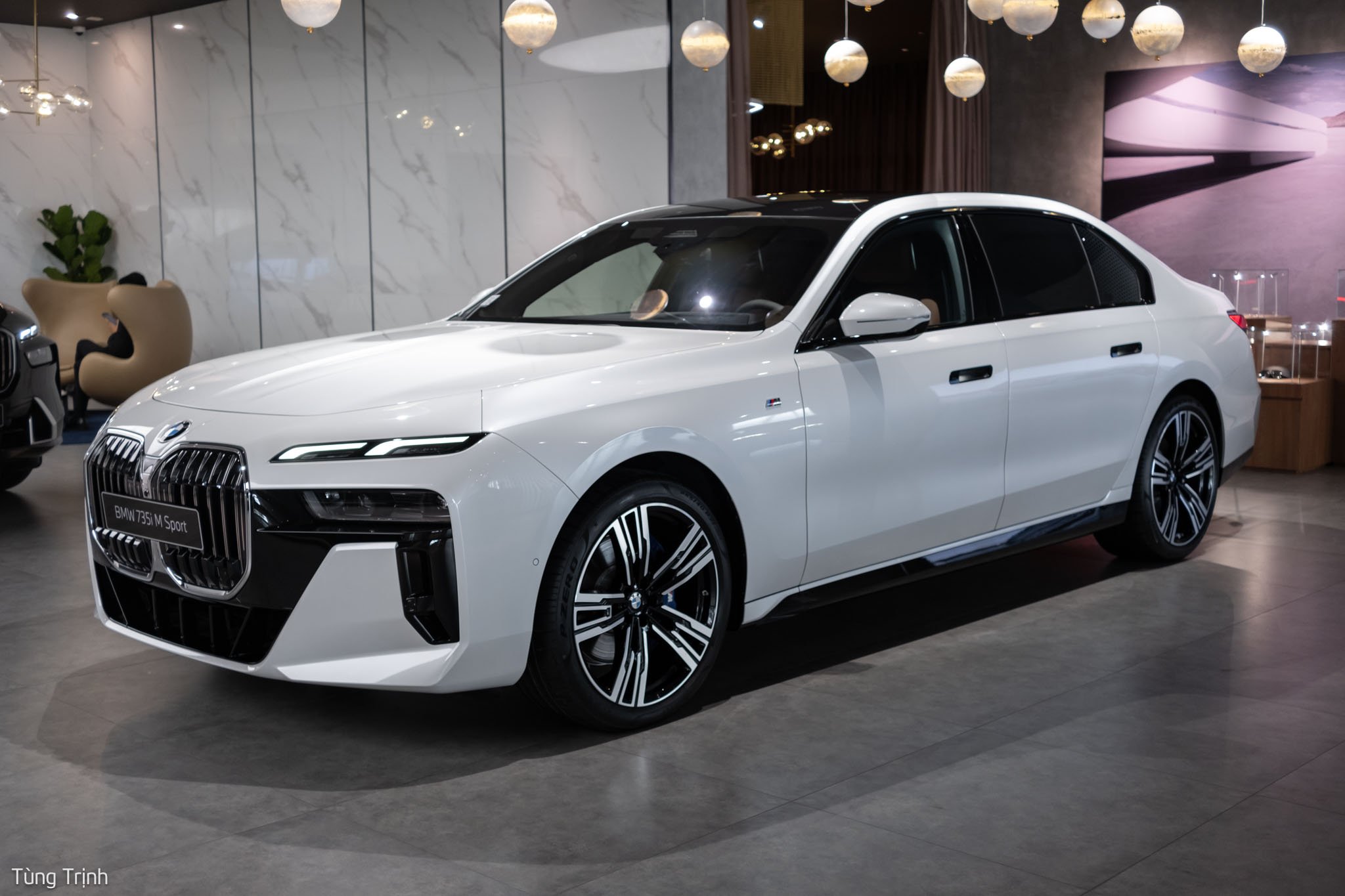 Trải nghiệm BMW 735i M sport G70 mới: Ghế da Merino sang trọng, giá 4,999 tỷ Đồng