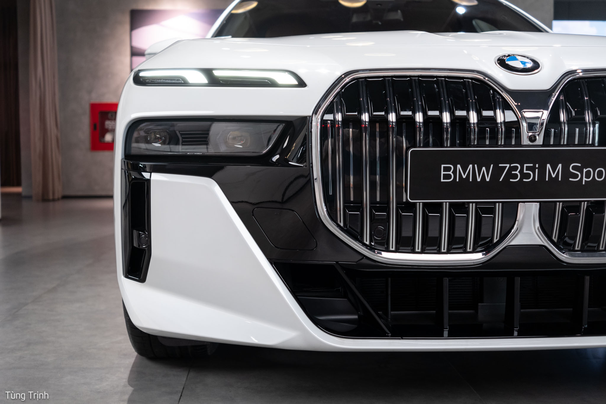 Trải nghiệm BMW 735i M sport G70 mới: Ghế da Merino sang trọng, giá ...