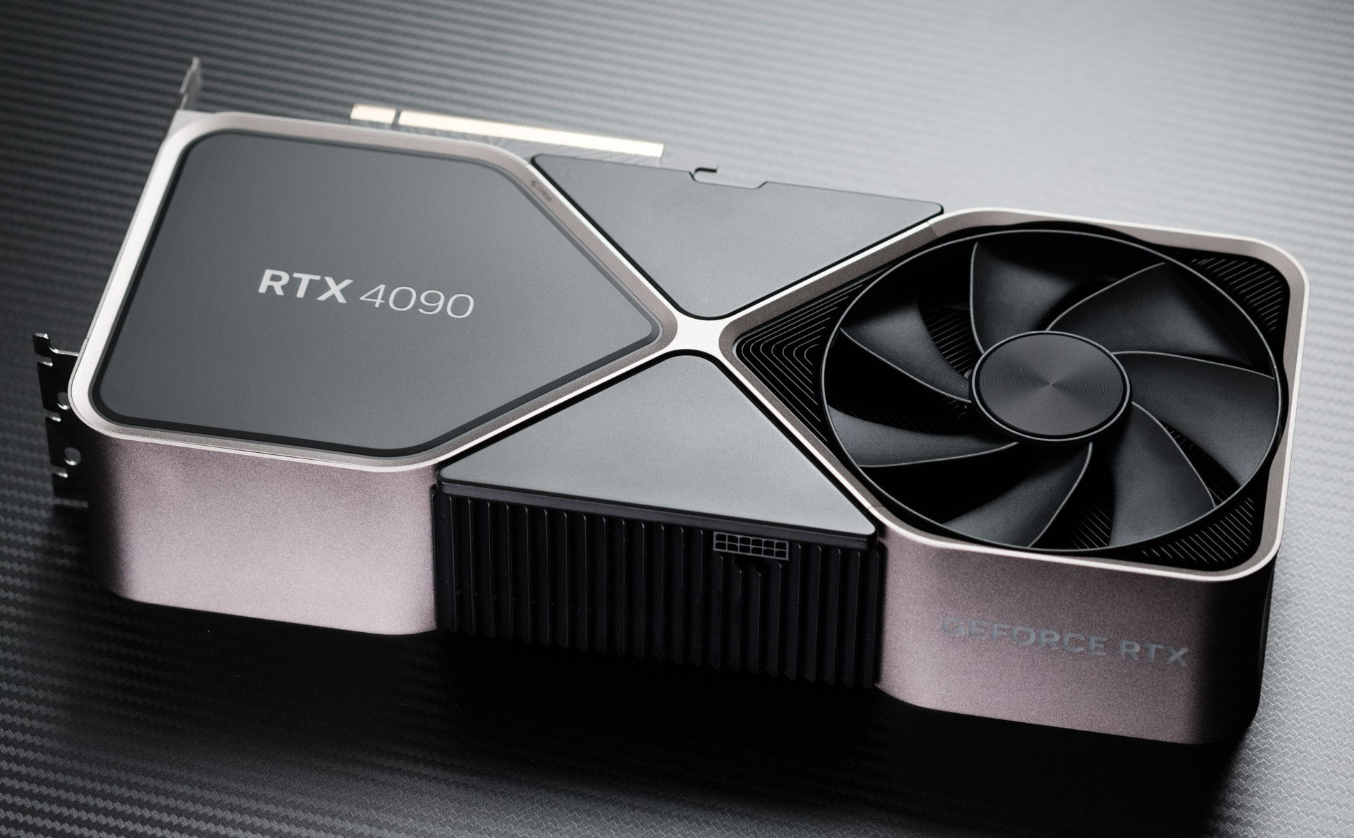 NVIDIA giảm giá gần 10% cho RTX 4090 Founders Edition ở Châu Âu