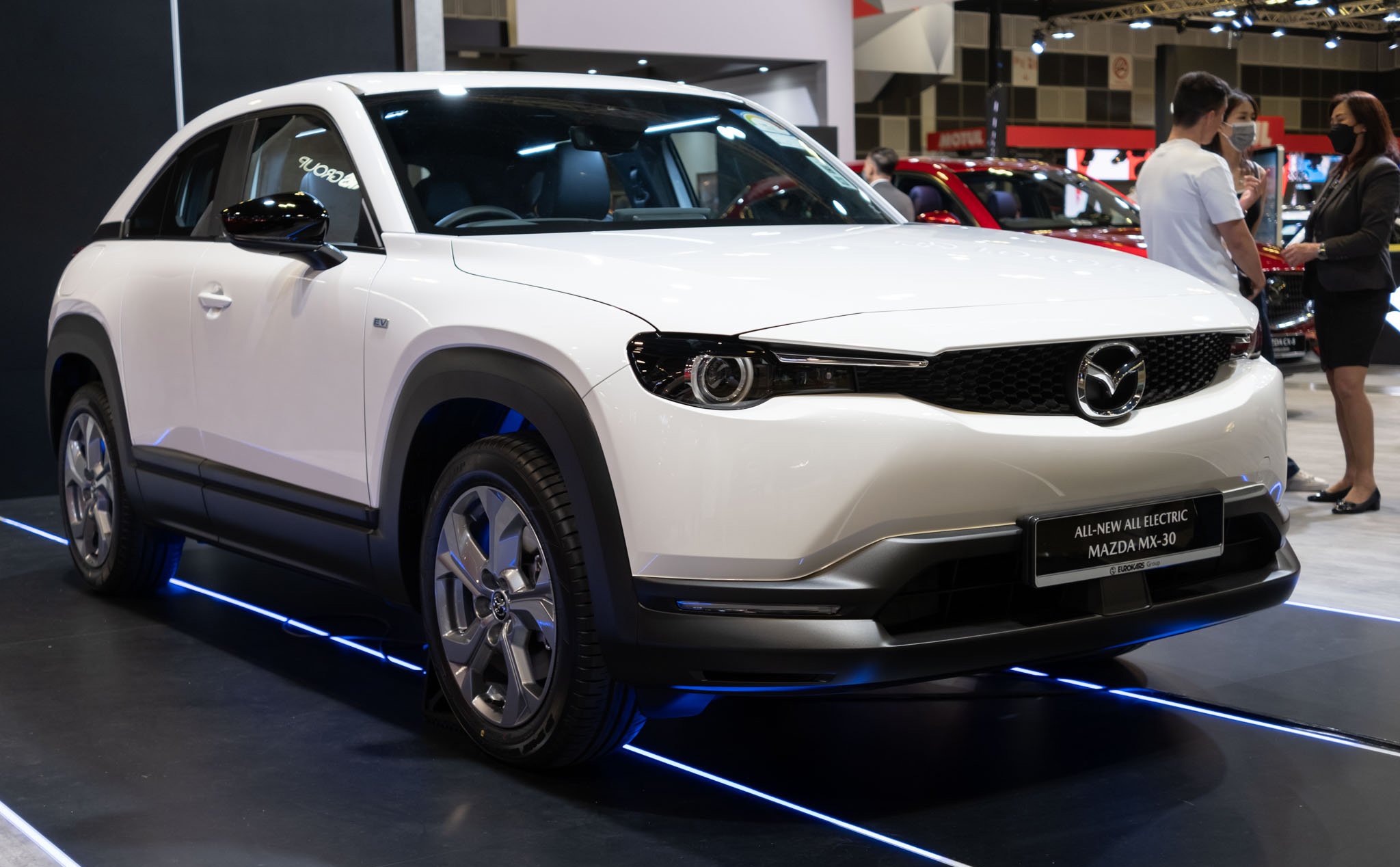 Đánh Giá Chiếc Xe Điện Mazda MX-30: Sự Đột Phá Đầy Sáng Tạo