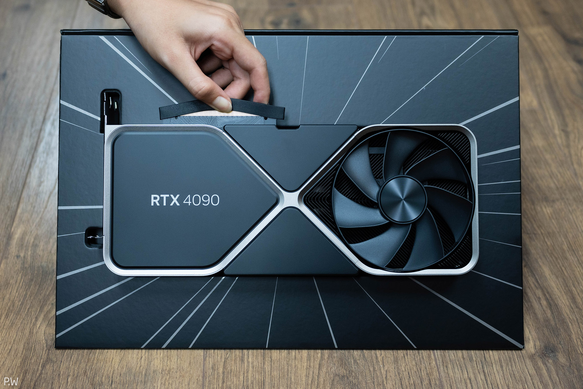 Có vài mẫu RTX 4090 yêu cầu nguồn từ 1000W trở lên, thay vì 850W như Nvidia đề xuất