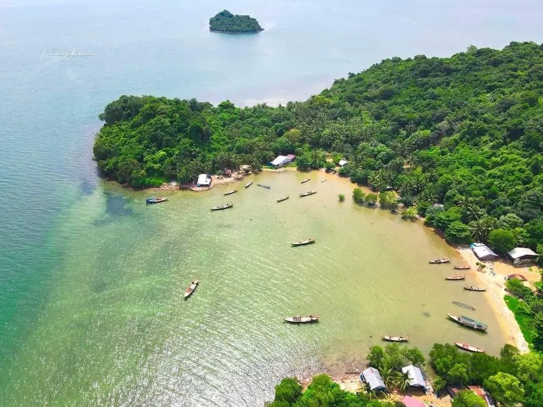 Koh Tonsay Island - A peaceful and beautiful destination in Cambodia ...