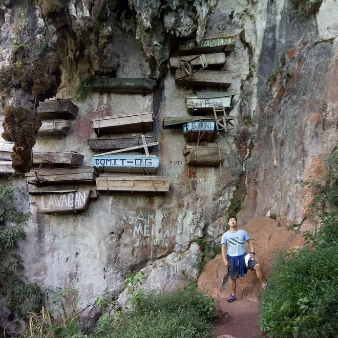 Traditional Hanging Coffins in the Philippines - Mytour