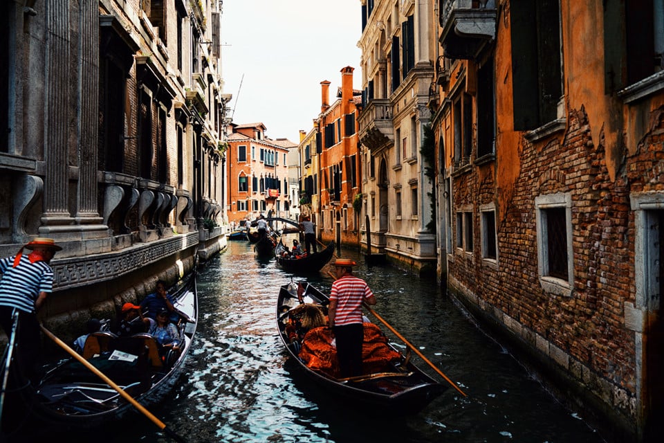 Chau Bui's Journey to Venice: Getting Lost in a Beautiful Dream - Mytour