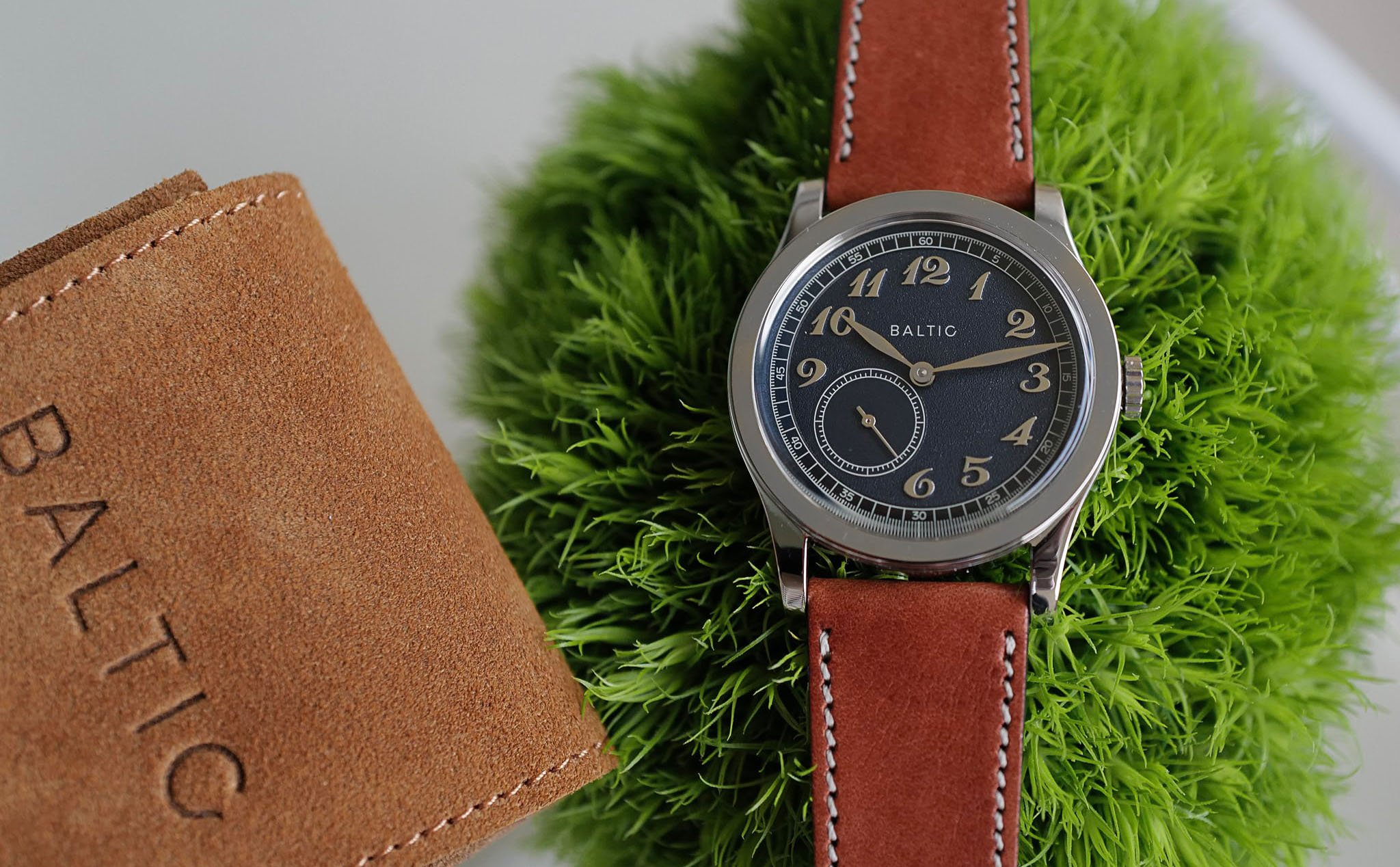 Baltic MR01: Sự Kỳ Diệu của Dòng Đồng Hồ Độc Đáo