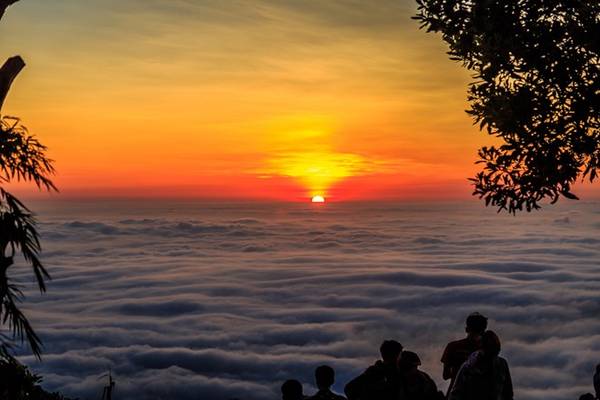 Essentials for a Safe Mountain Ascent to Witness the Sunrise on Mount ...