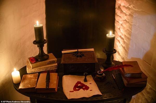 Experience the Halloween Night Tour of Dracula's Castle - Mytour