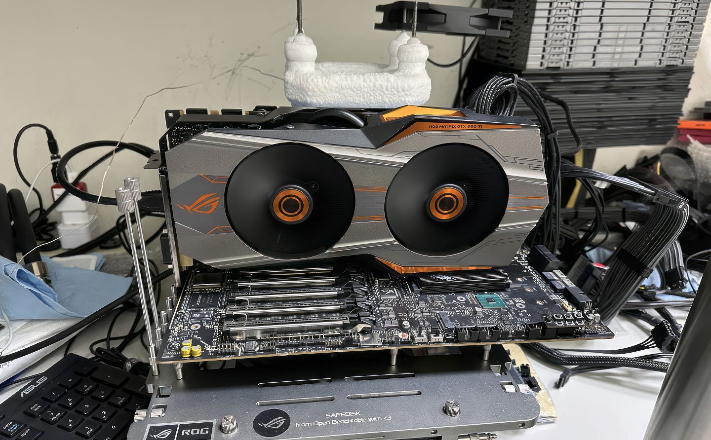 AMD Ryzen Threadripper PRO 7995WX đạt kỷ lục 210702 điểm trong ...