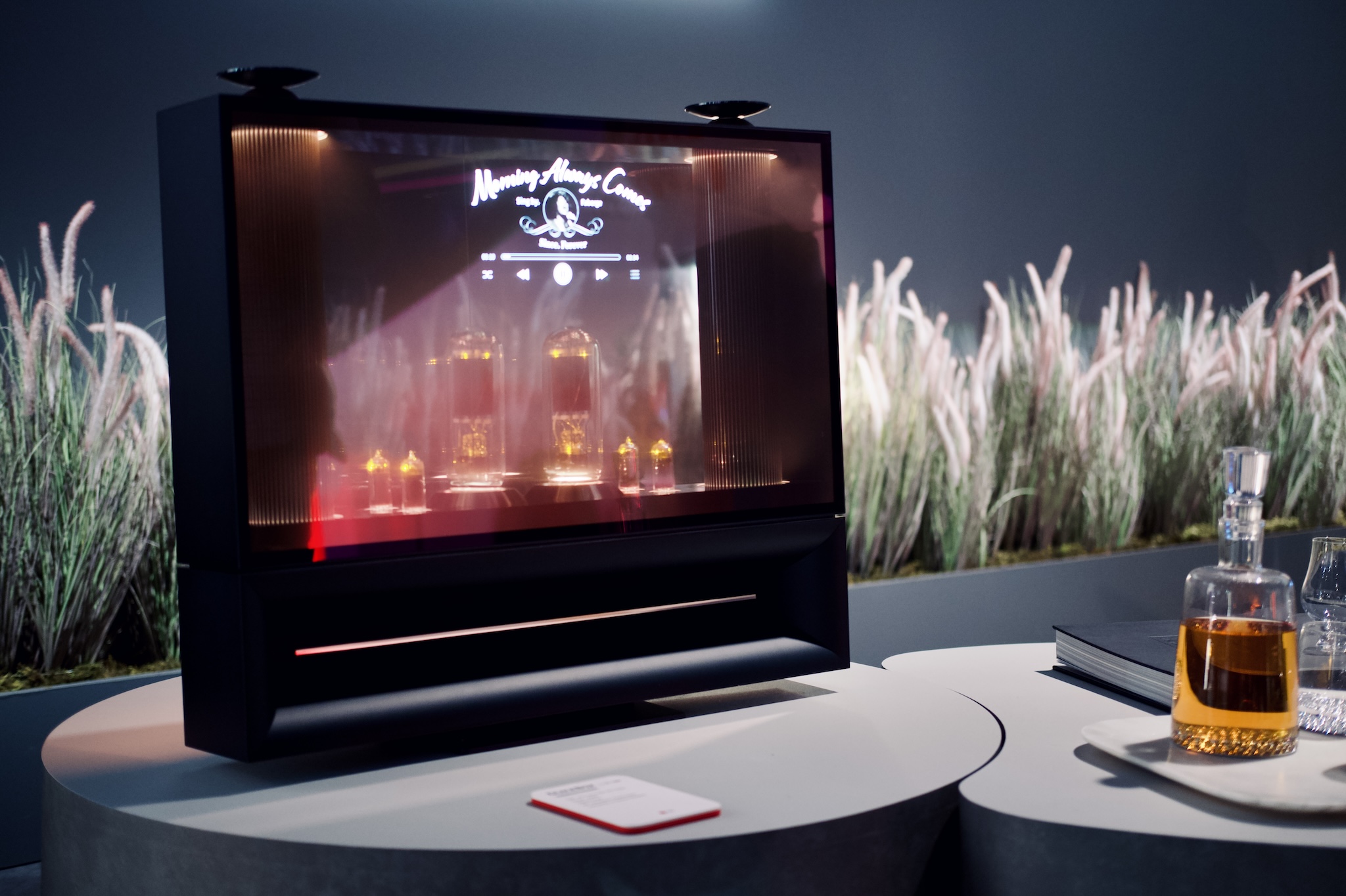 CES24: Khám phá LG DukeBox - Ý tưởng loa phòng khách tích hợp màn hình ...