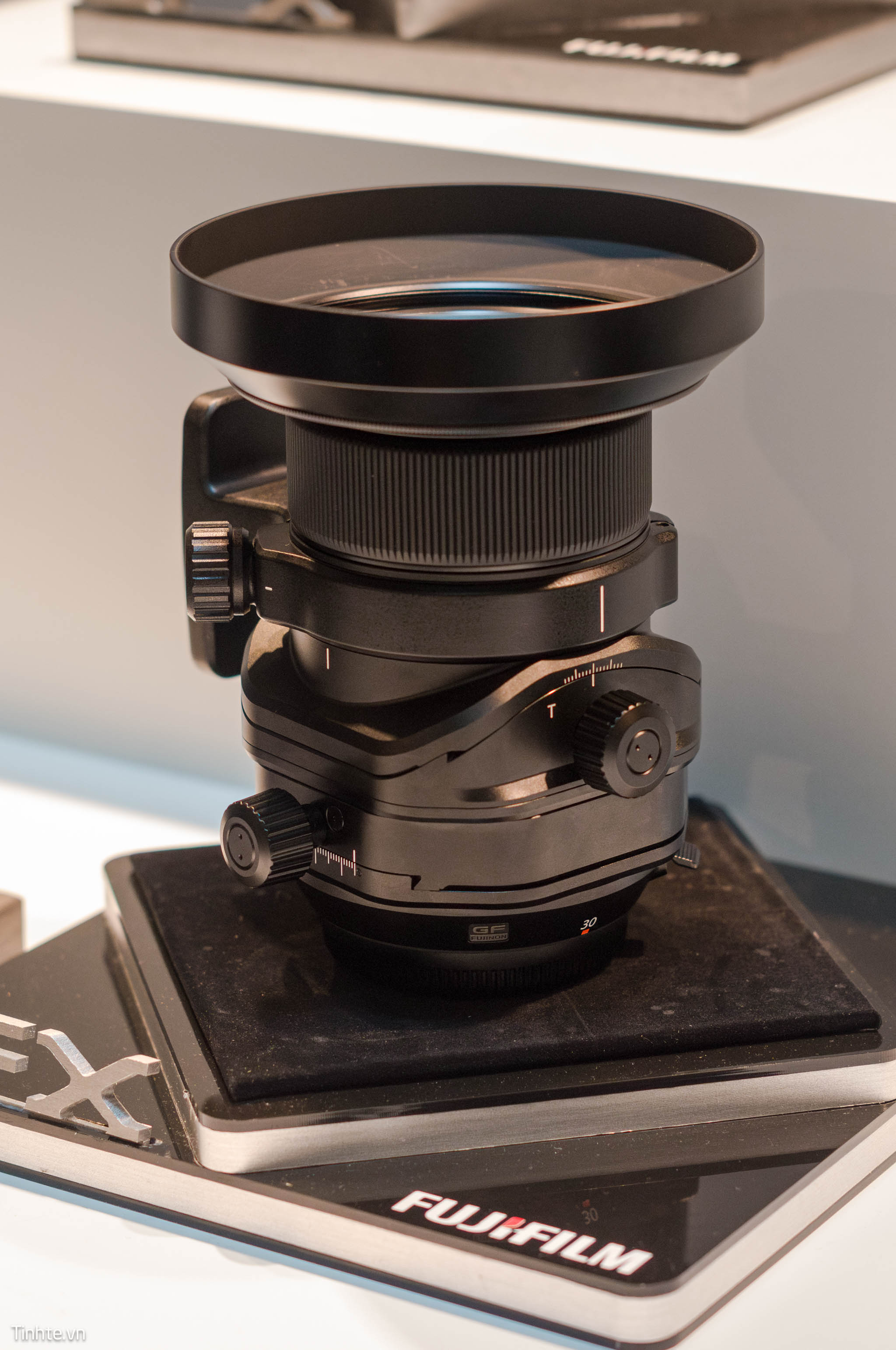 Trải nghiệm độc đáo với Fujifilm GFX100 II, GF 55mm f/1.7 R WR, GF 30mm ...