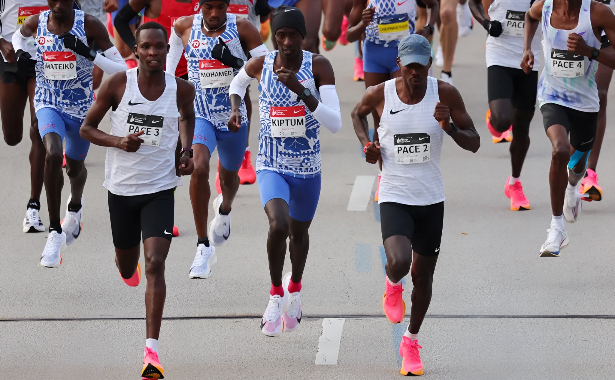 Kelvin Kiptum phá kỷ lục marathon với đôi giày chạy Nike Alphafly 3 thử ...
