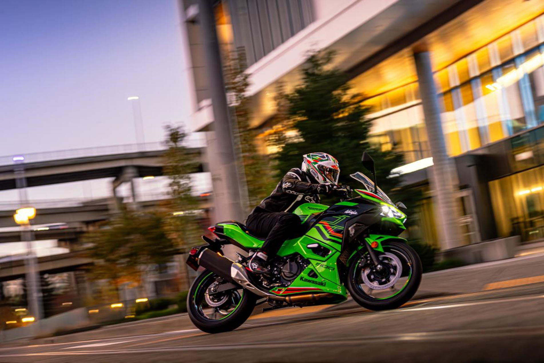 Kawasaki giới thiệu Ninja 500 và Z 500 với động cơ mới tinh