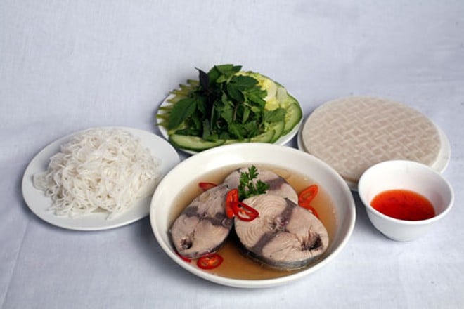 Freshen up your dinner with a ginger-steamed tuna dish served with a ...