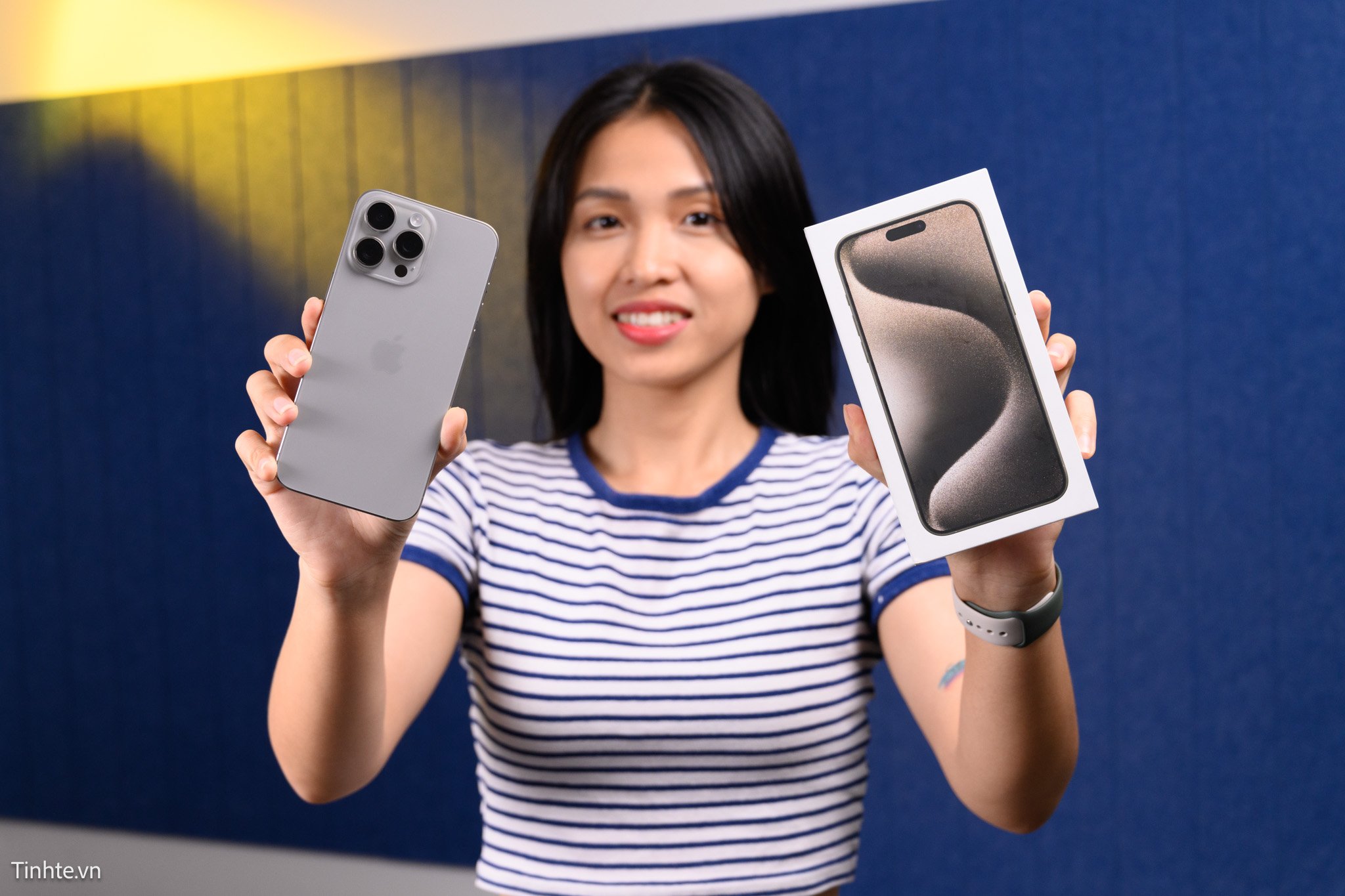 Trải nghiệm chiếc iPhone 15 Pro Max Natural Titan: Mềm mại, viền màn ...