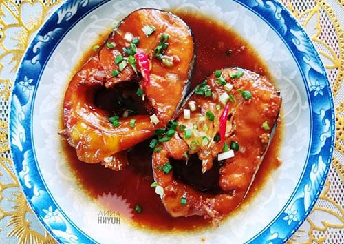 Discover how to cook deliciously fragrant braised basa fish at home ...