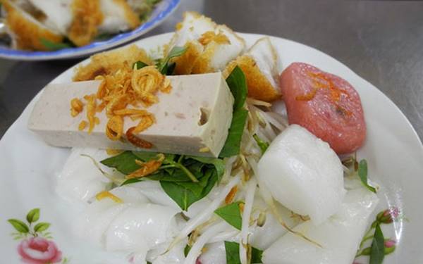Iconic 'bánh ướt' and 'bánh cuốn' spots in Saigon