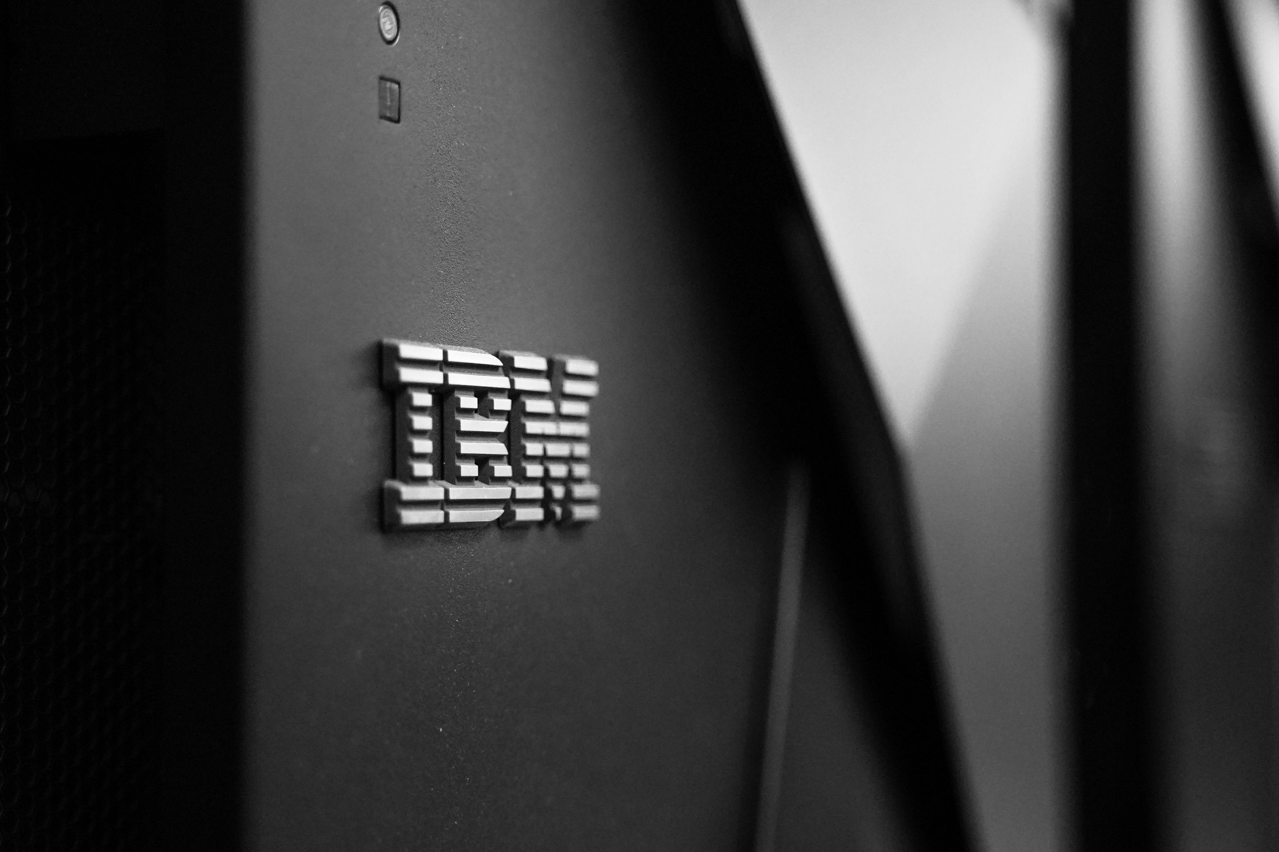Giám đốc điều hành của IBM thông báo ngưng tuyển dụng những vị trí mà ...