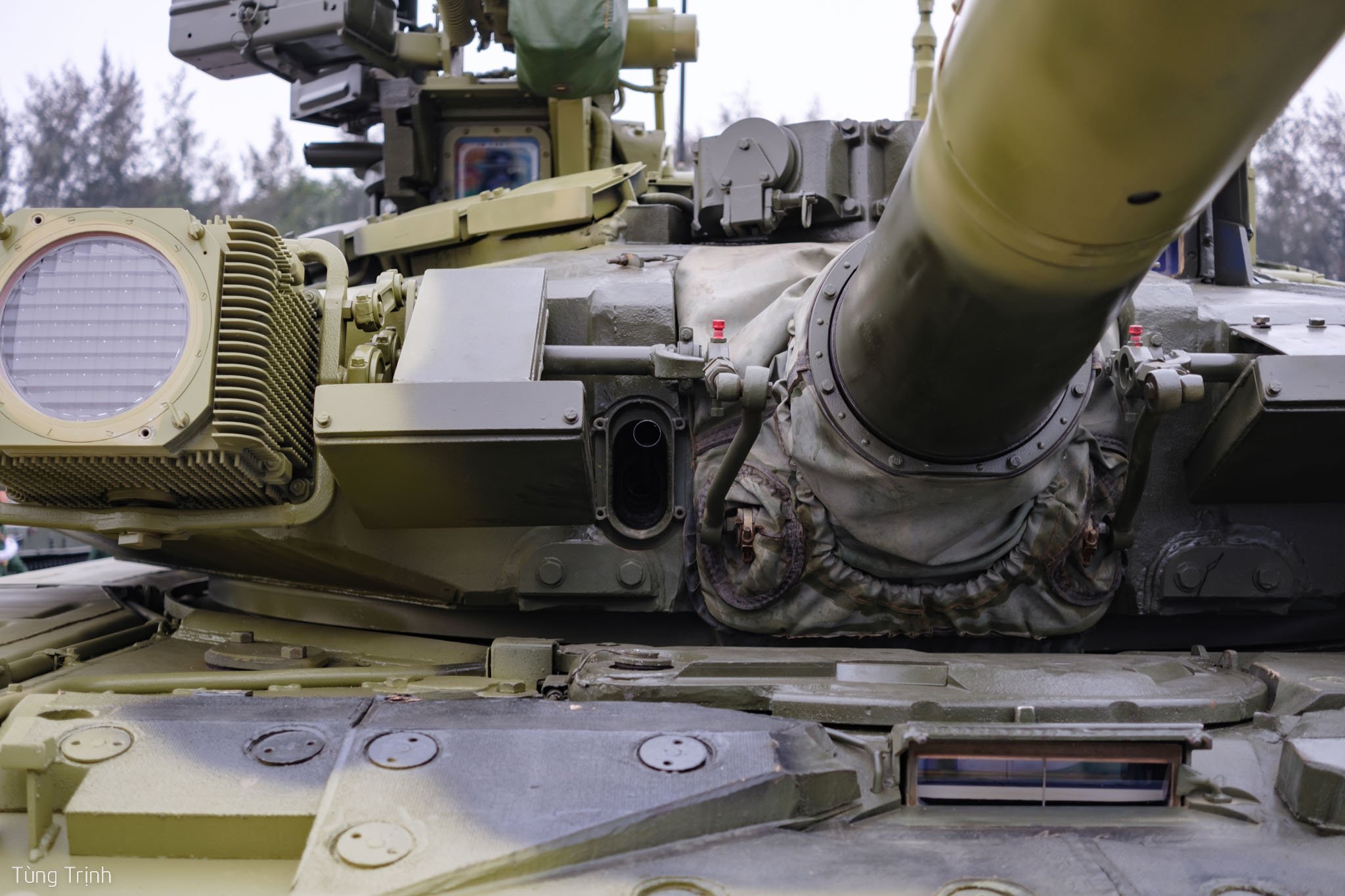 Đánh giá chi tiết về xe tăng T-90S & T-90SK: Sức mạnh vũ trang tối đa của quân đội Việt Nam