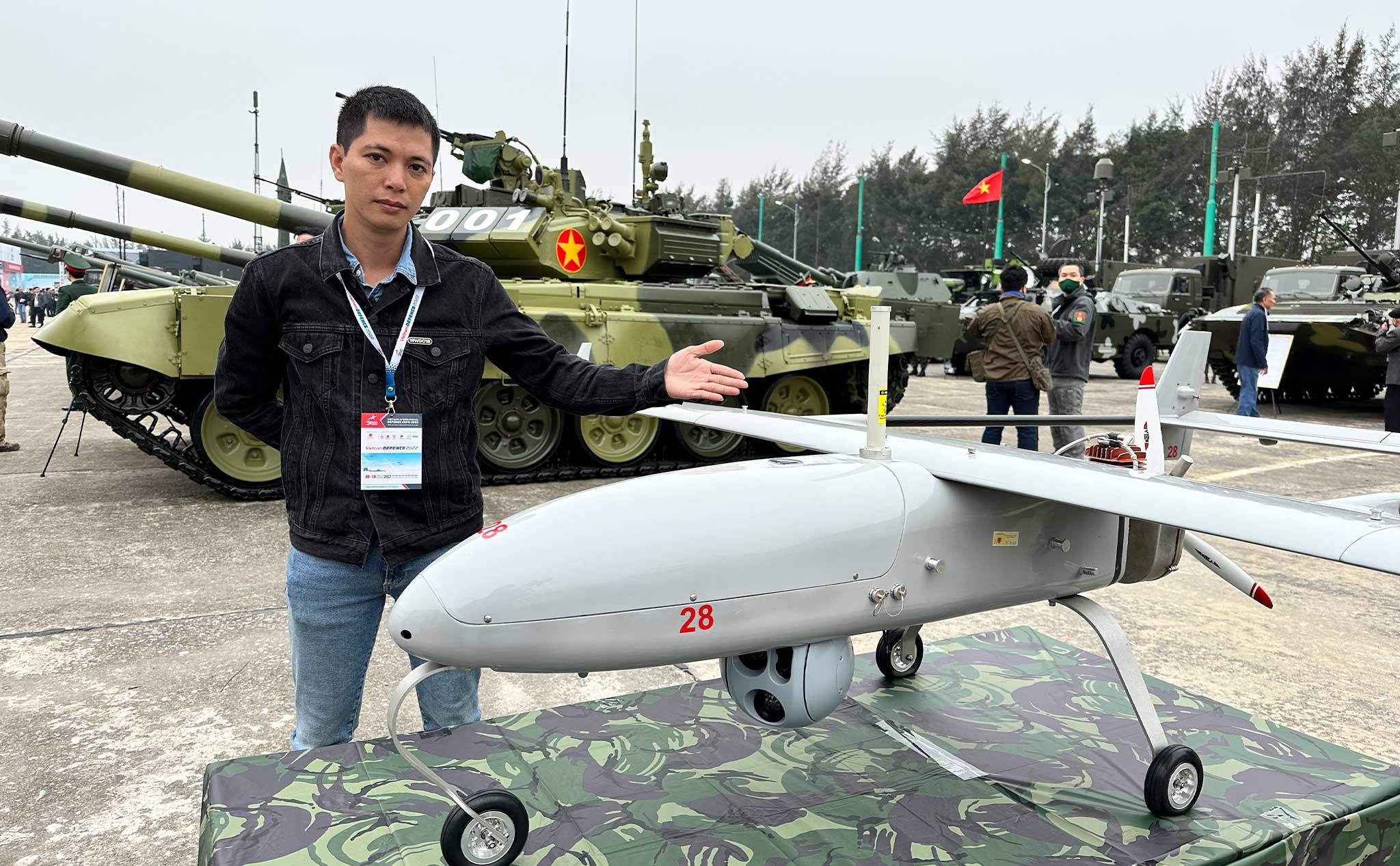 Trên tay máy bay không người lái trinh sát của Viettel & UAV đo phóng ...