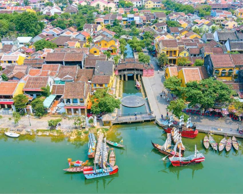Hoi An Ancient Town | Embracing the tranquil and ancient architectural ...