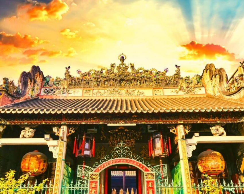 Chua Ba Temple in District 5 - A Blend of Cultural Devotion & Unique ...