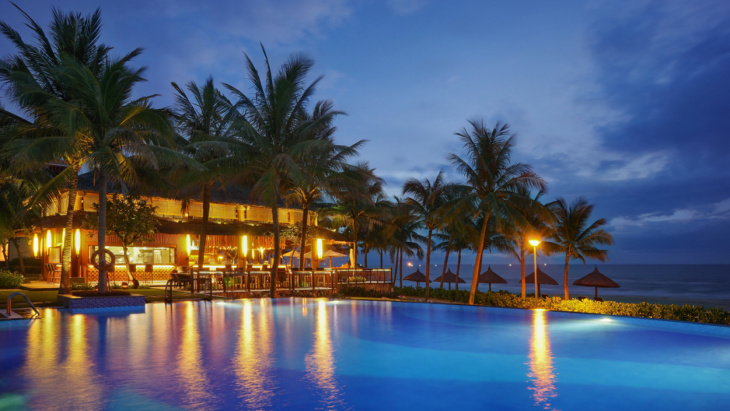 [Review] The most beautiful and best hotels in Da Nang near Dragon ...