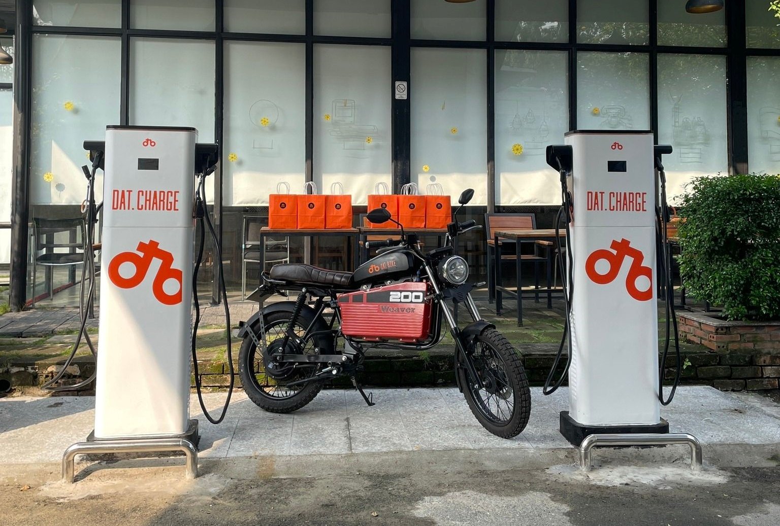 Dat Bike giới thiệu trạm sạc nhanh cho xe máy điện Weaver 200, đã triển ...