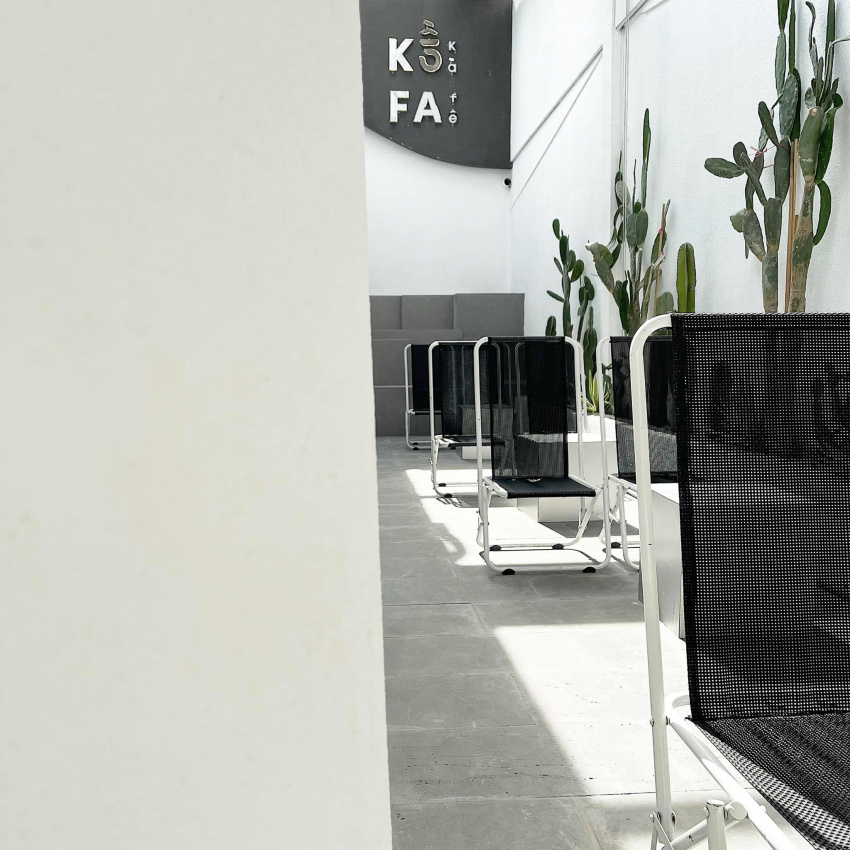 Kềfa Kàfe - a charming black and white coffee shop in District 10 - Mytour