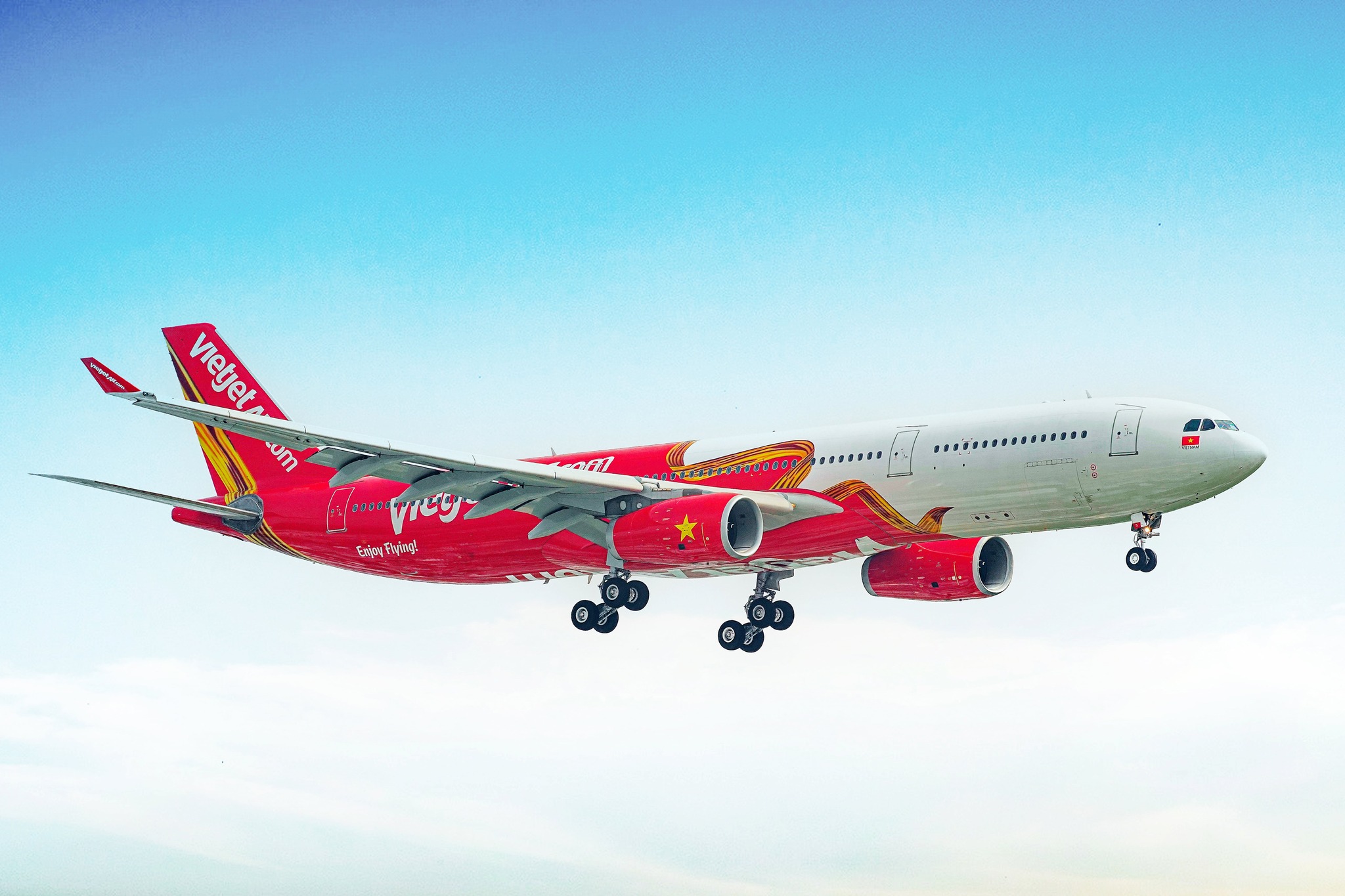 Vietjet Air offers Sky Care insurance up to 100 million VND for ...