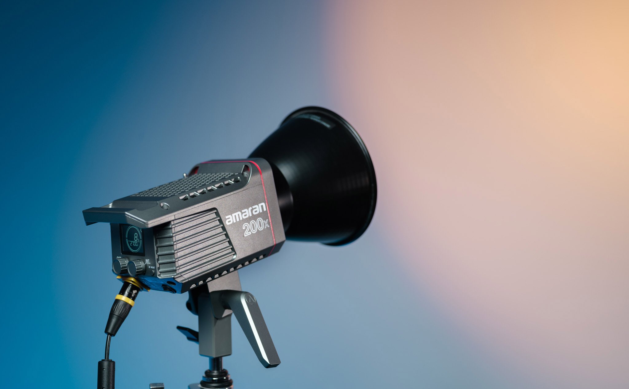 Đánh giá đèn quay Aputure Amaran 200X: Thiết kế đẹp, nhỏ gọn, tích hợp ...