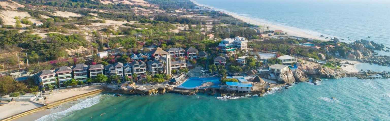 Exploring the Enchanting Charm of Rock Water Bay Resort: A Vintage Haven