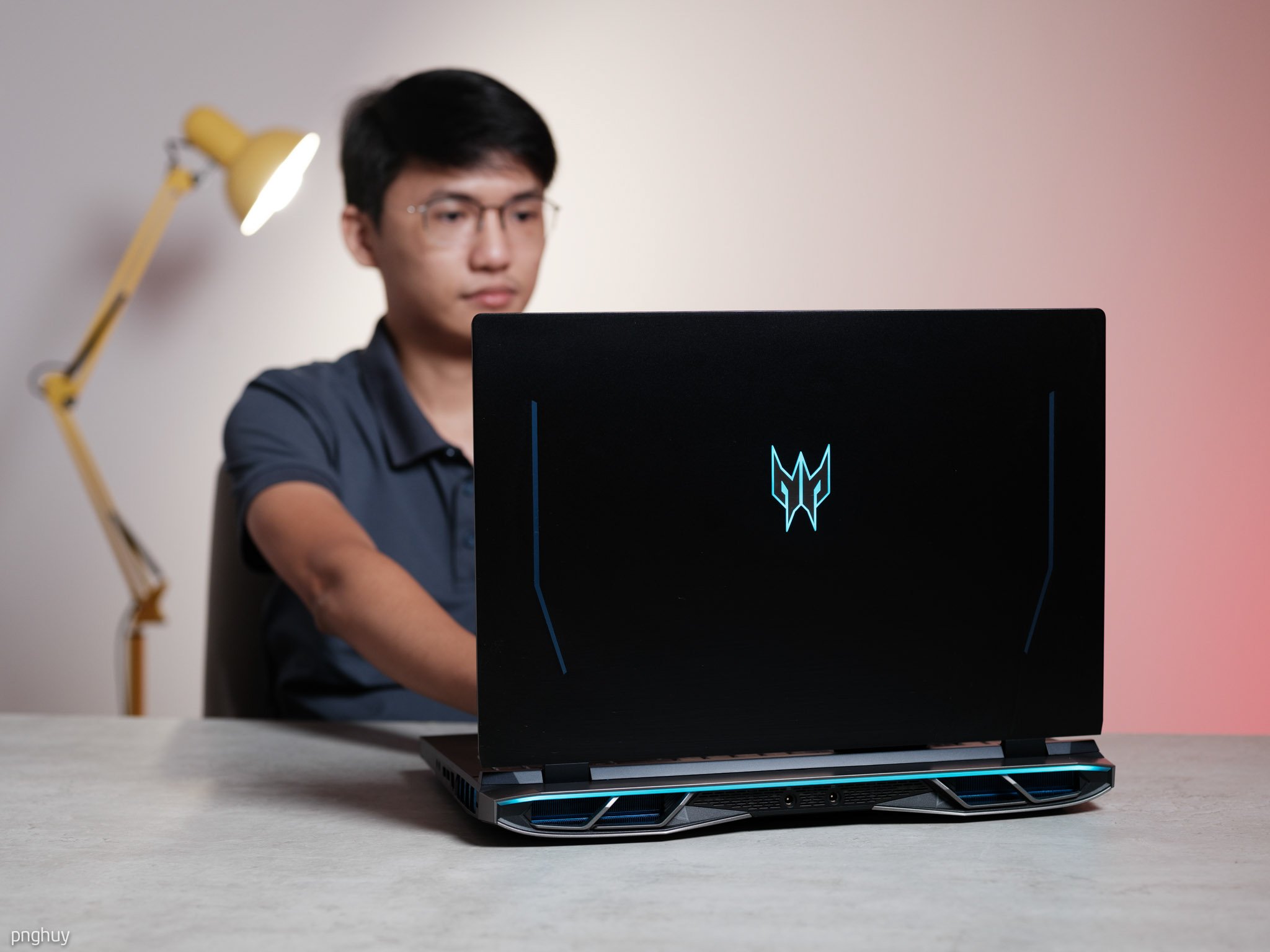 Đánh giá Acer Predator Helios 500: Laptop chơi game 200 triệu với công ...