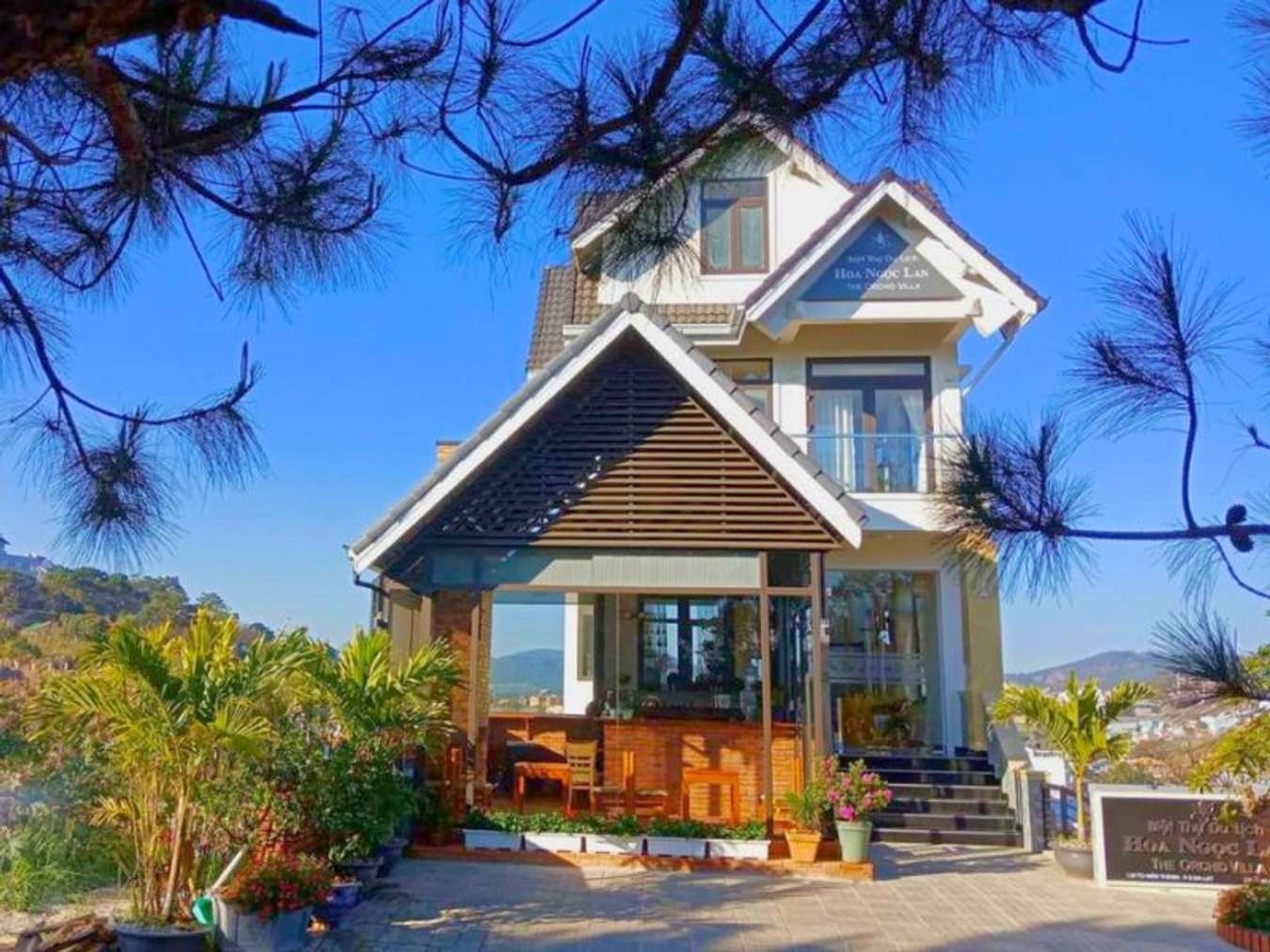 Dalat Sky Gate: A Must-Visit Iconic Check-In Spot!