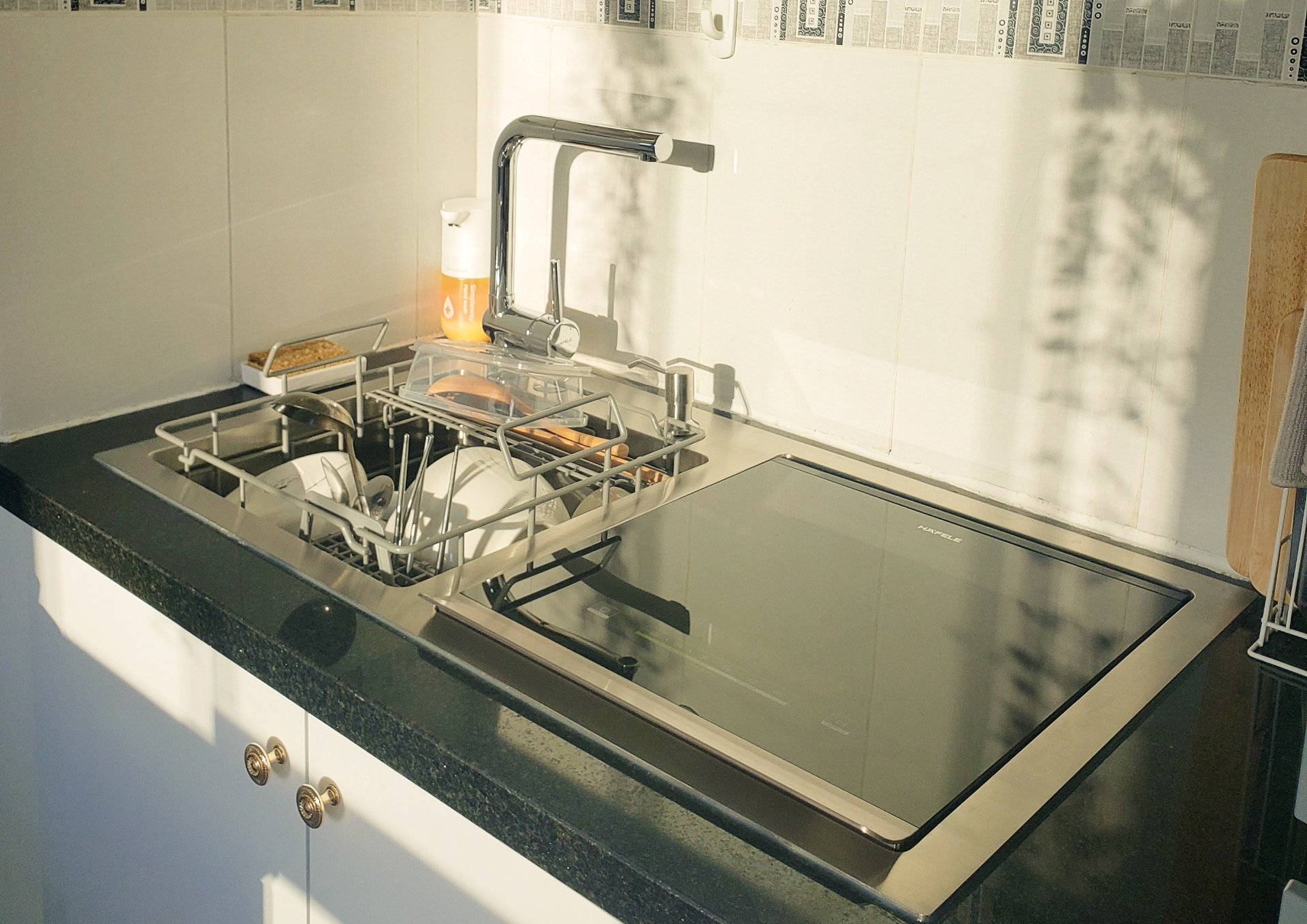 Chia sẻ trải nghiệm sử dụng máy rửa chén Hafele HDW-SD90A kèm bồn rửa ...